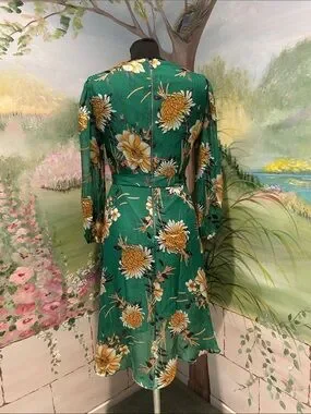 Alice + Olivia | Dresses | Alice Olivia Coco Silk Blend Green Floral ...